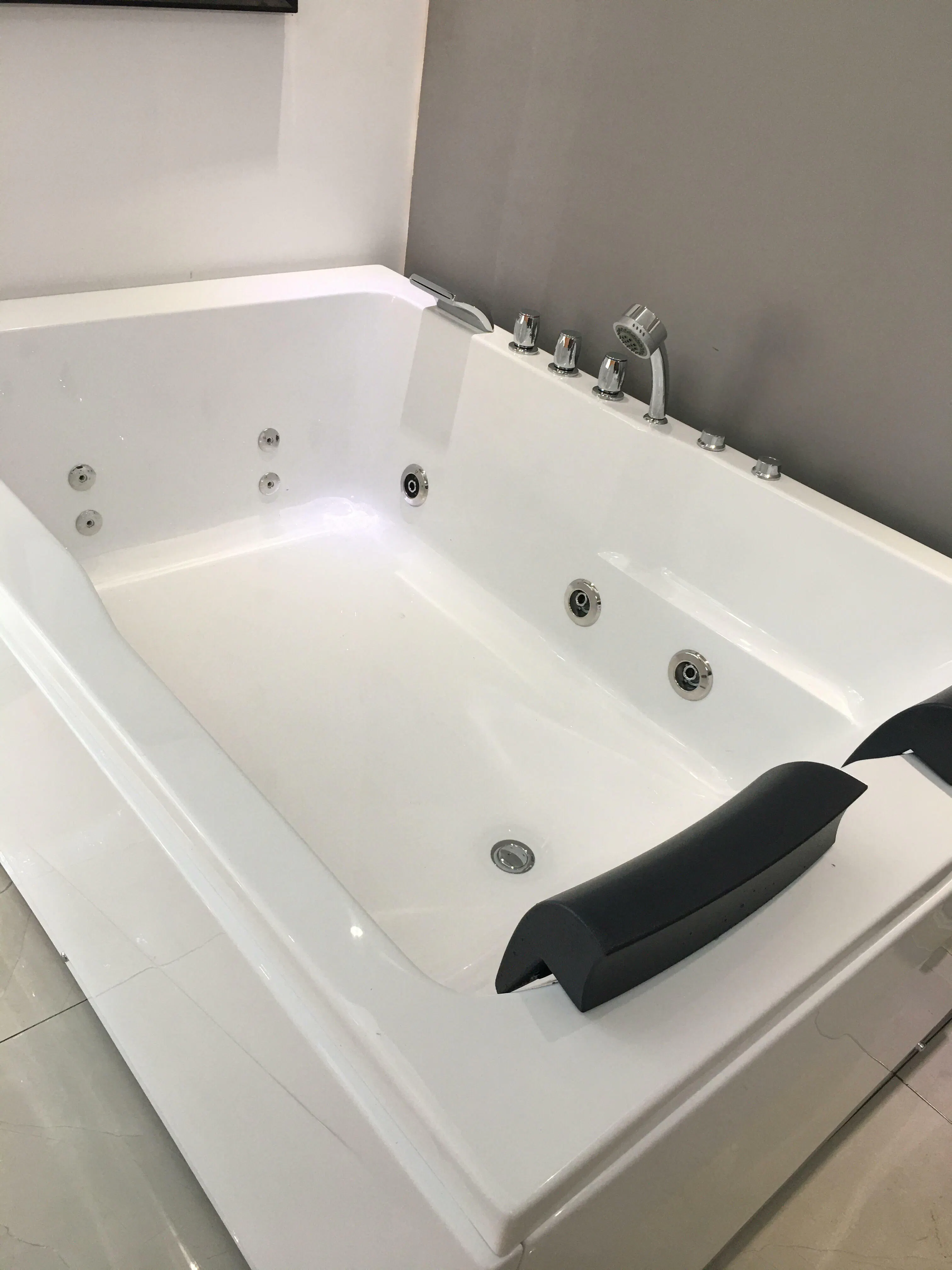 Romantic 2 Person Jetted Tub | Empava 71JT667B