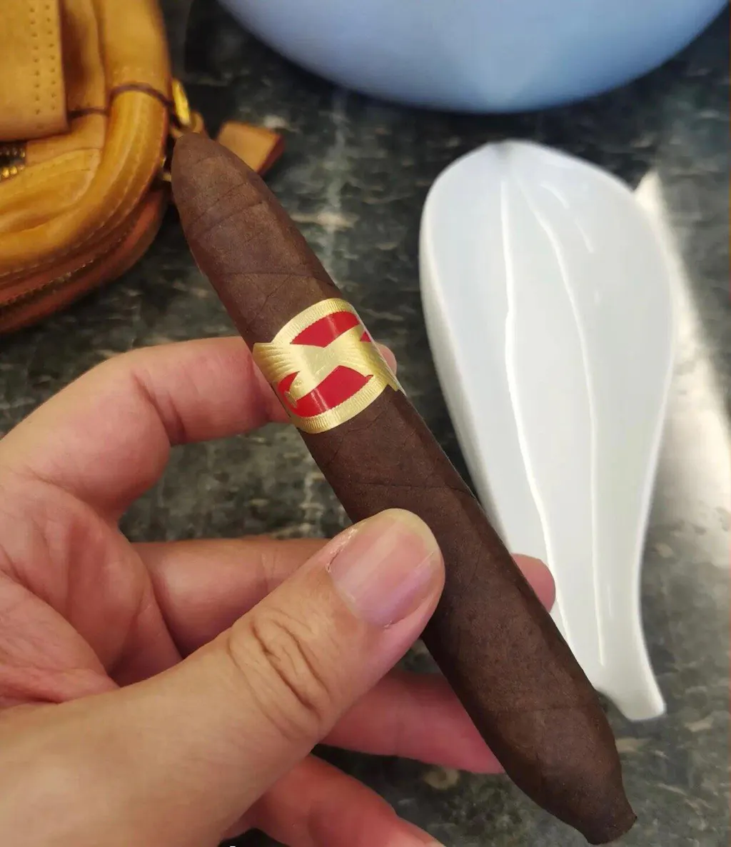 Tatuaje Avion 12's Short Perfecto – 70Cigars