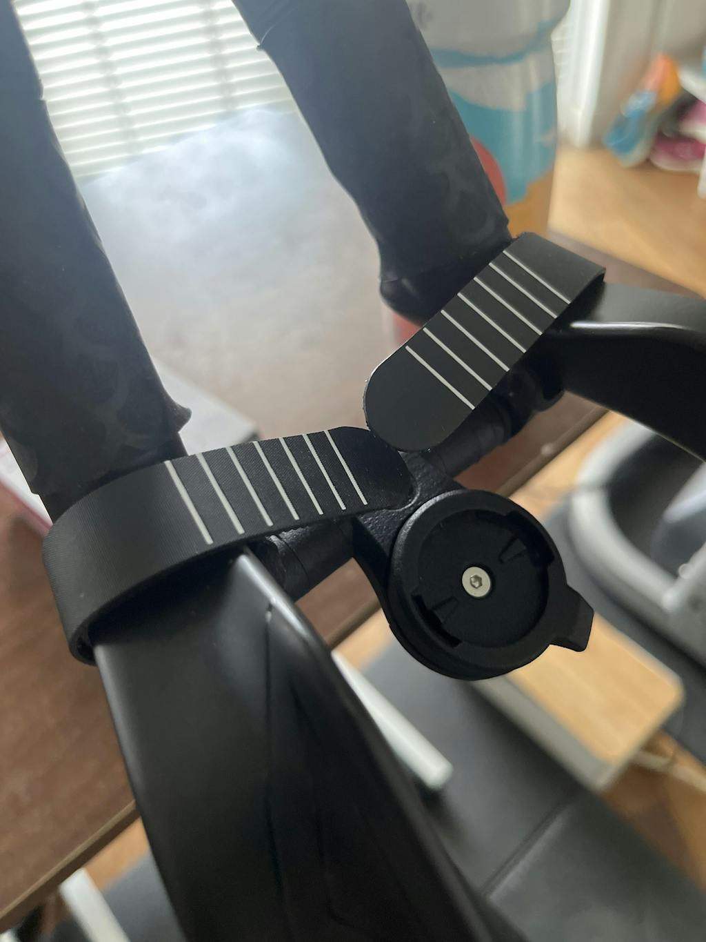 TT mount 3.0 - The leading computer and device mount for TT bars – 76 ...