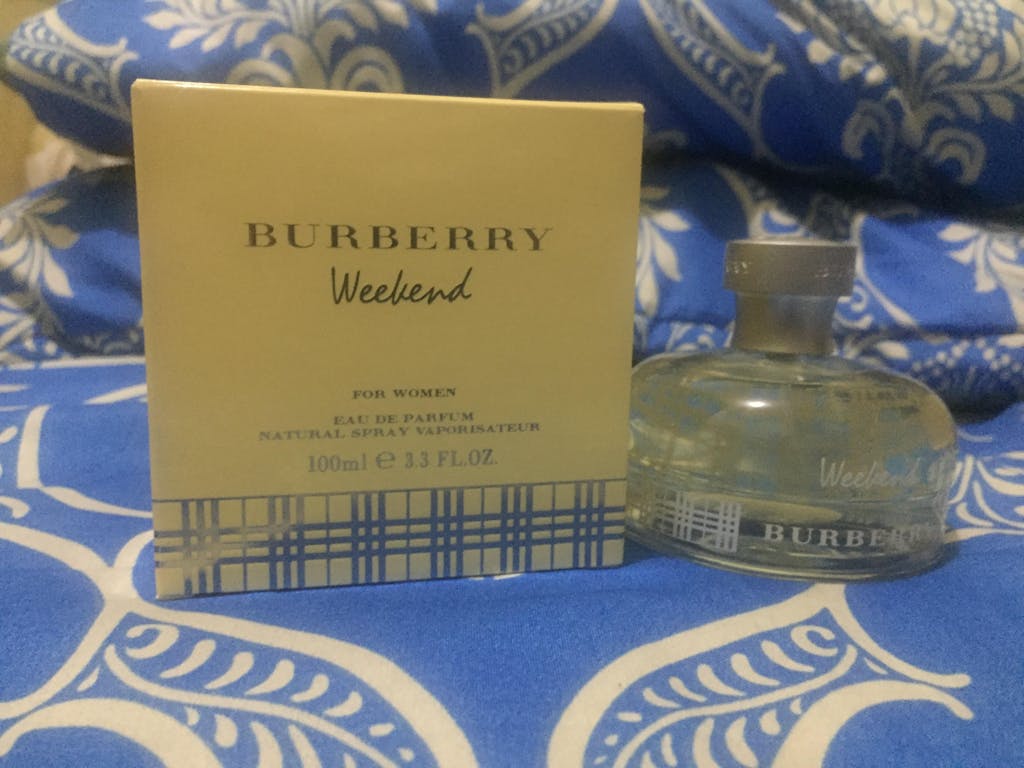Buy Burberry Weekend Women EDP 100ml for P3895.00 Only!