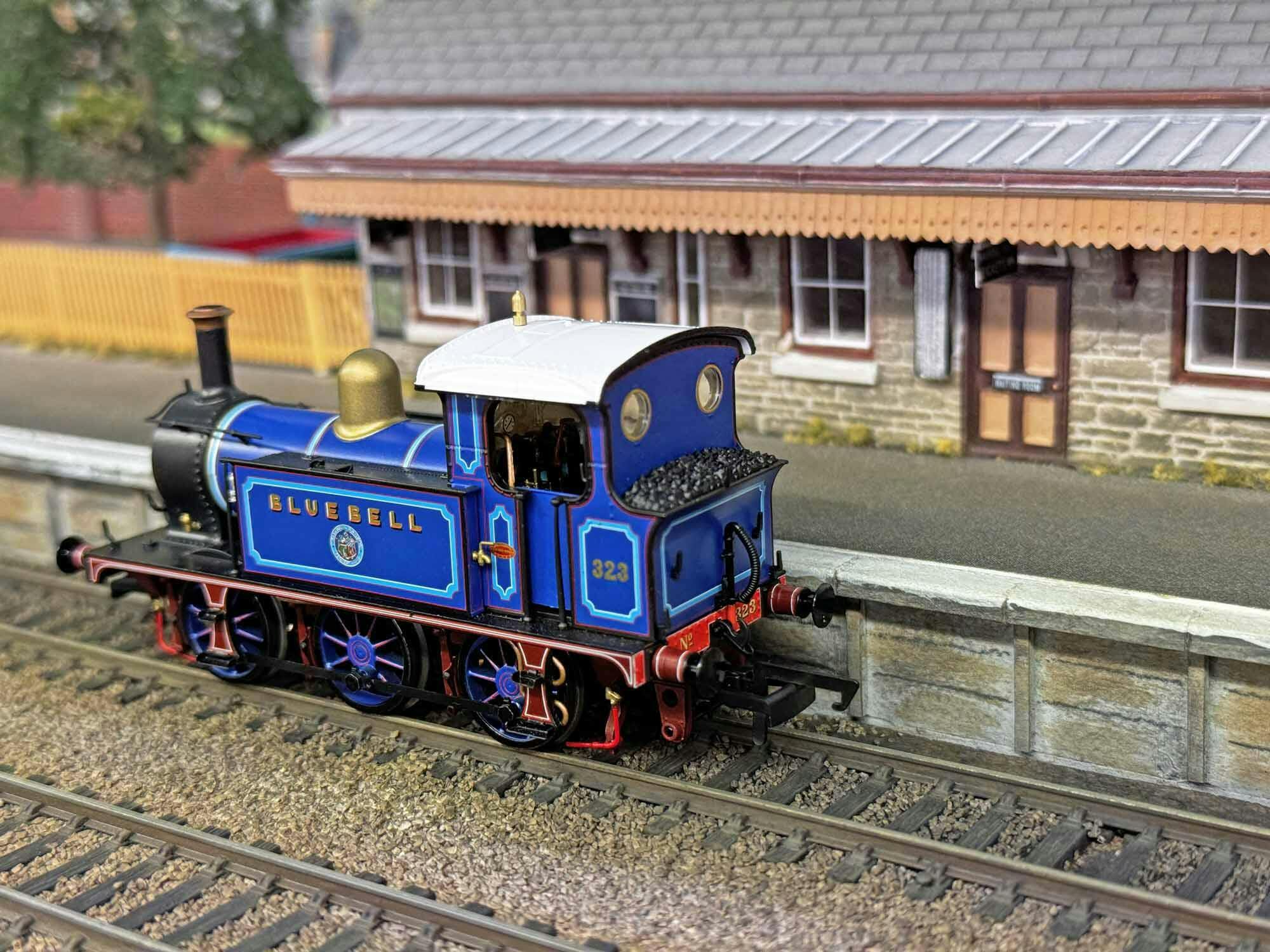 SECR P Class 0-6-0T 323 'Bluebell' in Bluebell Railway lined blue (201 ...