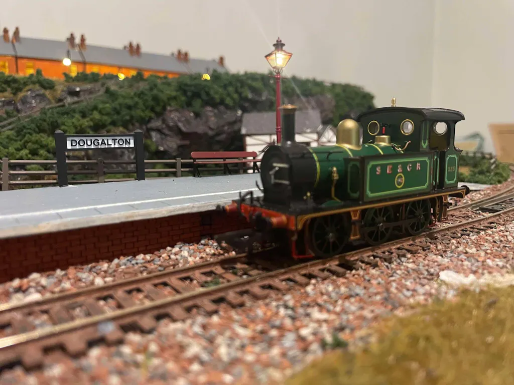 SECR P Class 0-6-0T 325 in SECR lined green — Accurascale