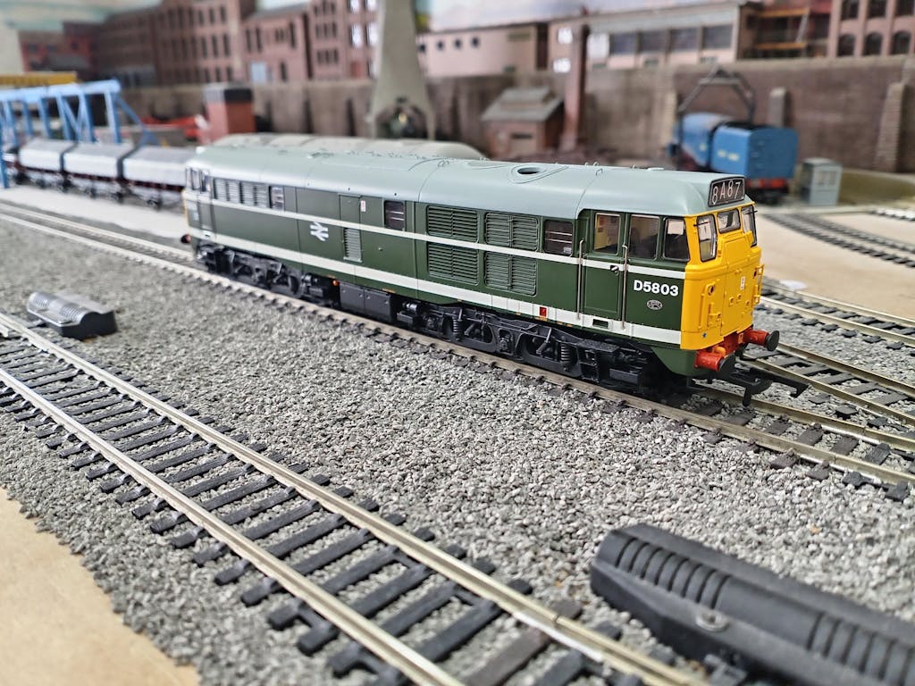 Class 31 - D5803 – Accurascale