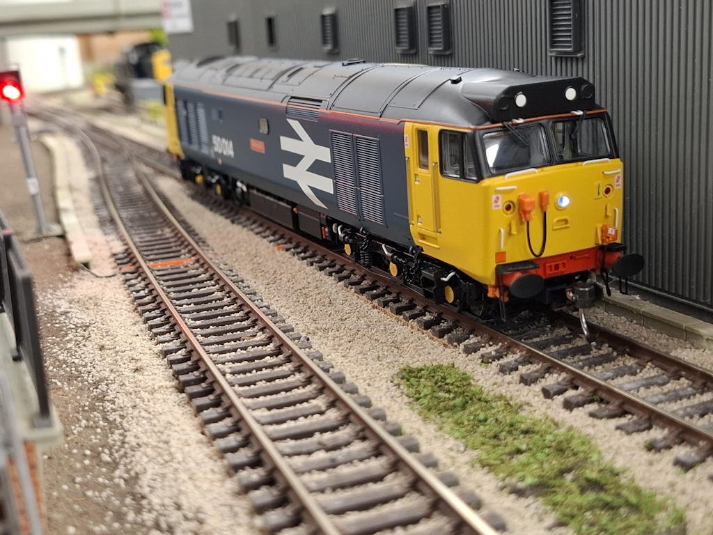 BR Class 50 - Large Logo w/black roof - 50014 'Warspite' - DCC Sound F ...