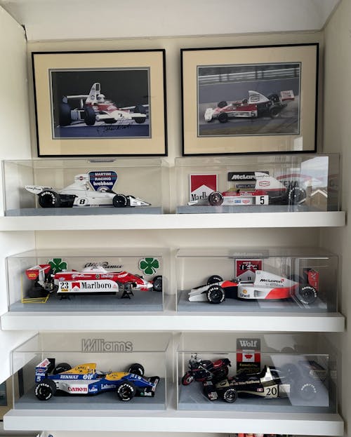 Model Display Cases for Antiques, Memorabilia & Collectables