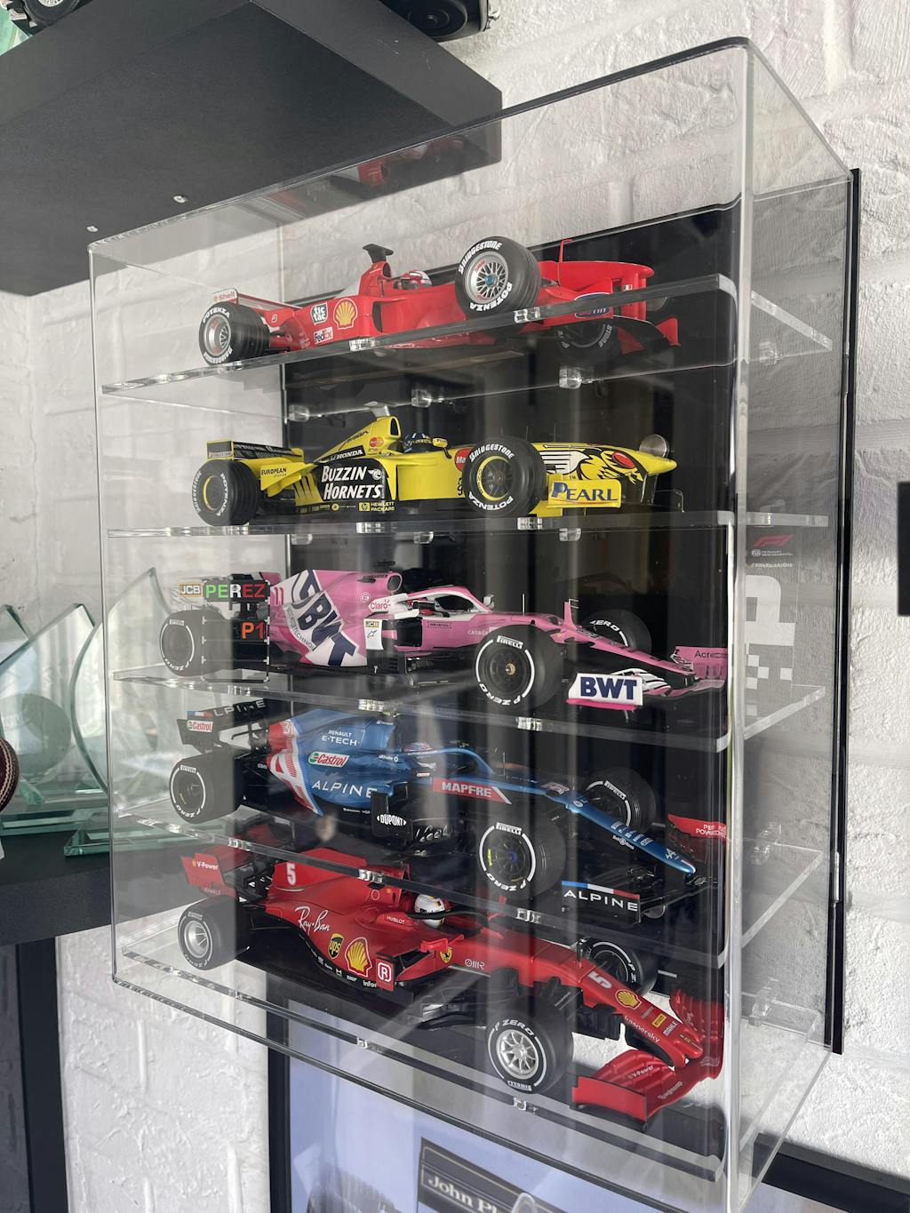 1:18 Scale F1 Model Car Wall Display Case for 5 Formula One models