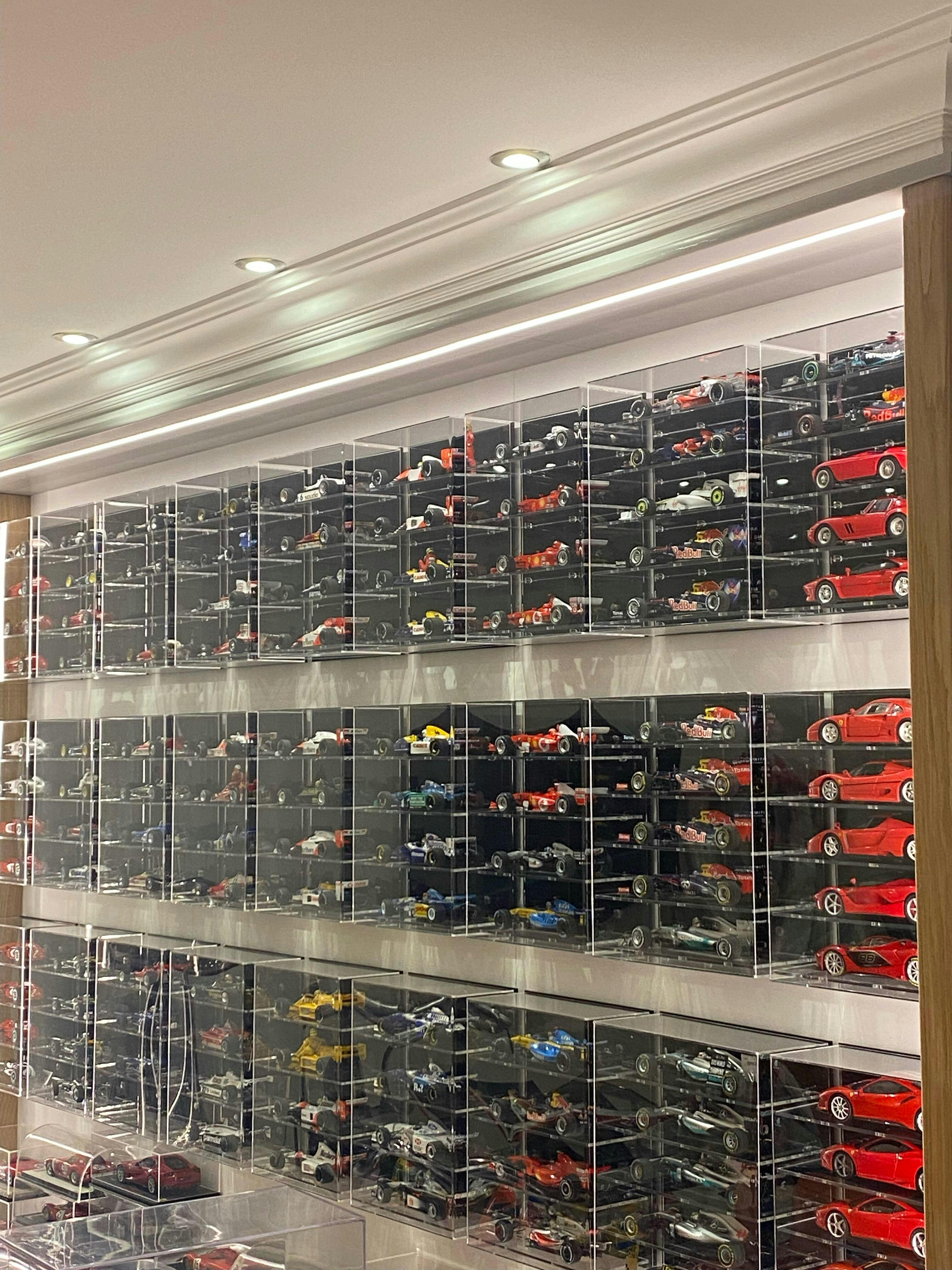 1:18 Scale F1 Model Car Wall Display Case for 5 F1 models