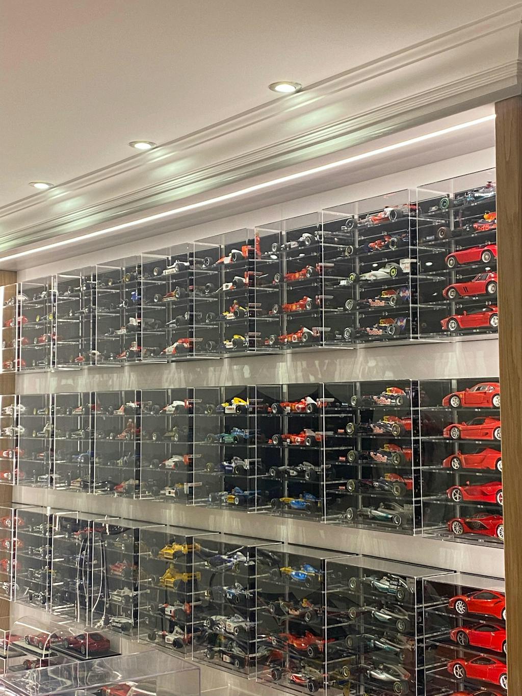 1:18 Scale F1 Model Car Wall Display Case for 5 F1 models