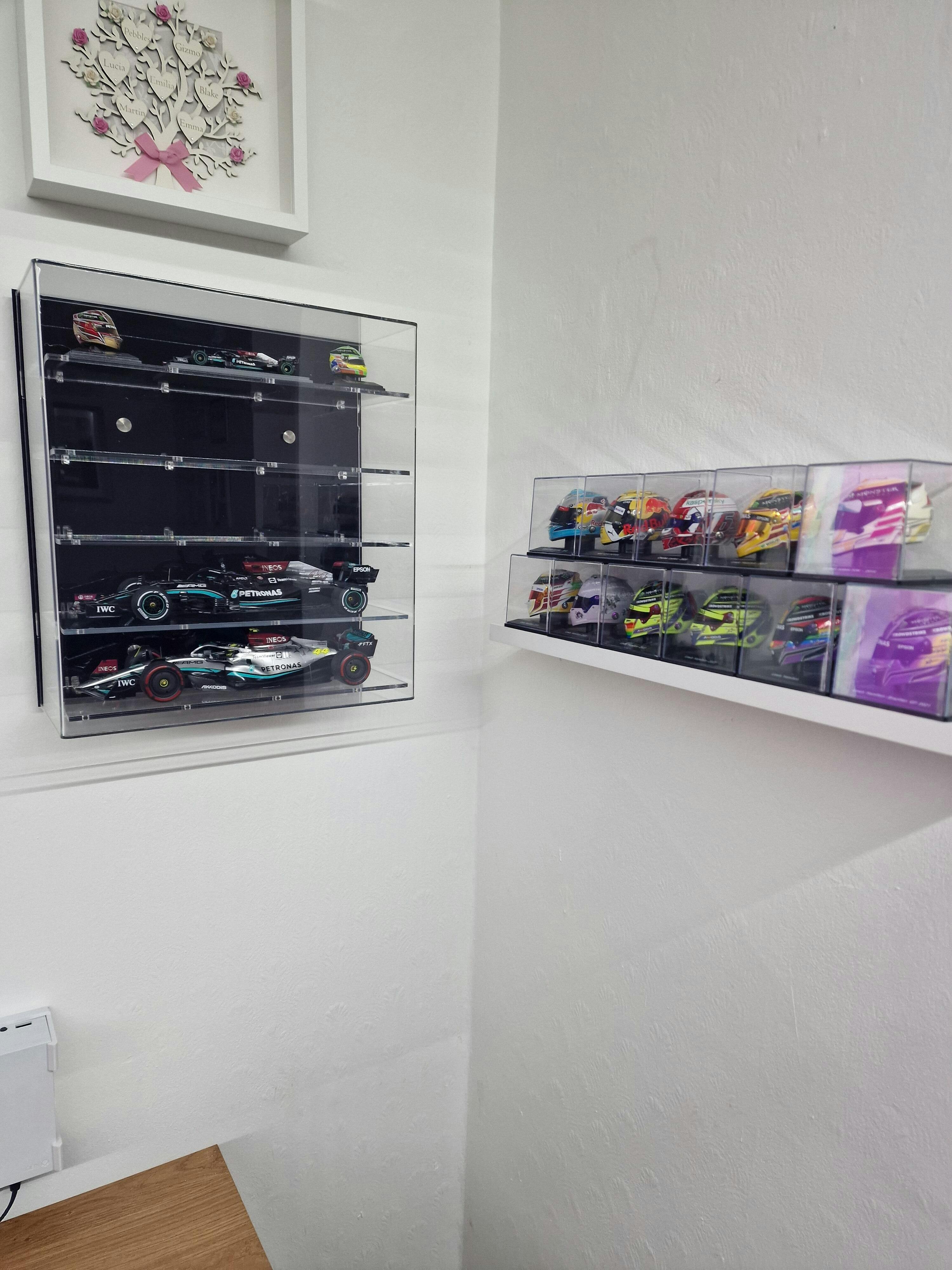 1:18 Scale F1 Model Car Wall Display Case for 5 F1 models