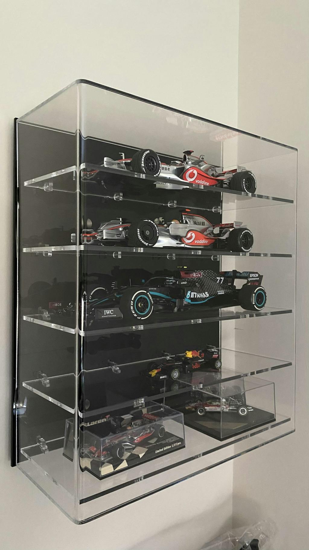 1:18 Scale F1 Model Car Wall Display Case for 5 F1 models