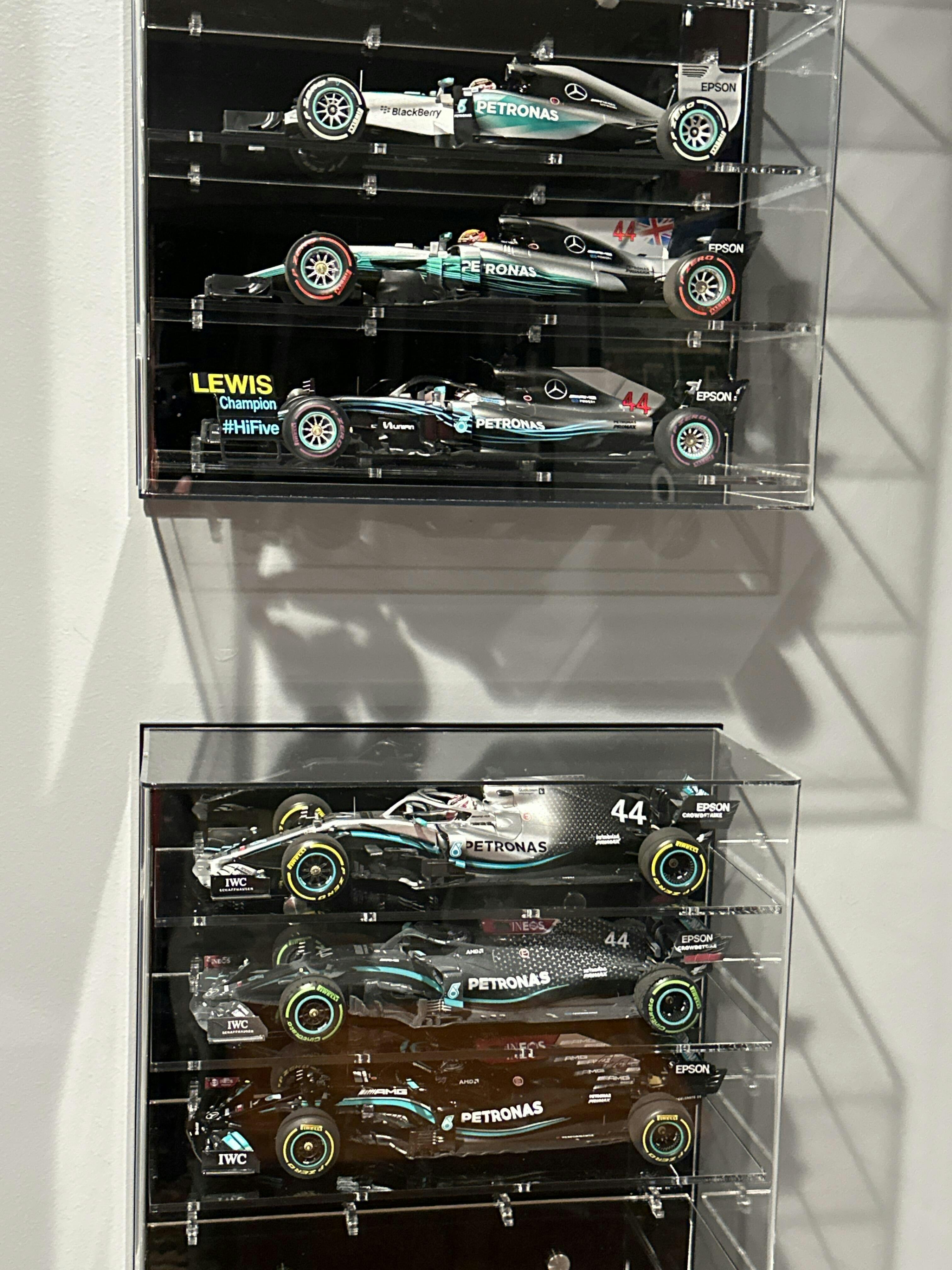 1:18 Scale F1 Model Car Wall Display Case for 5 F1 models