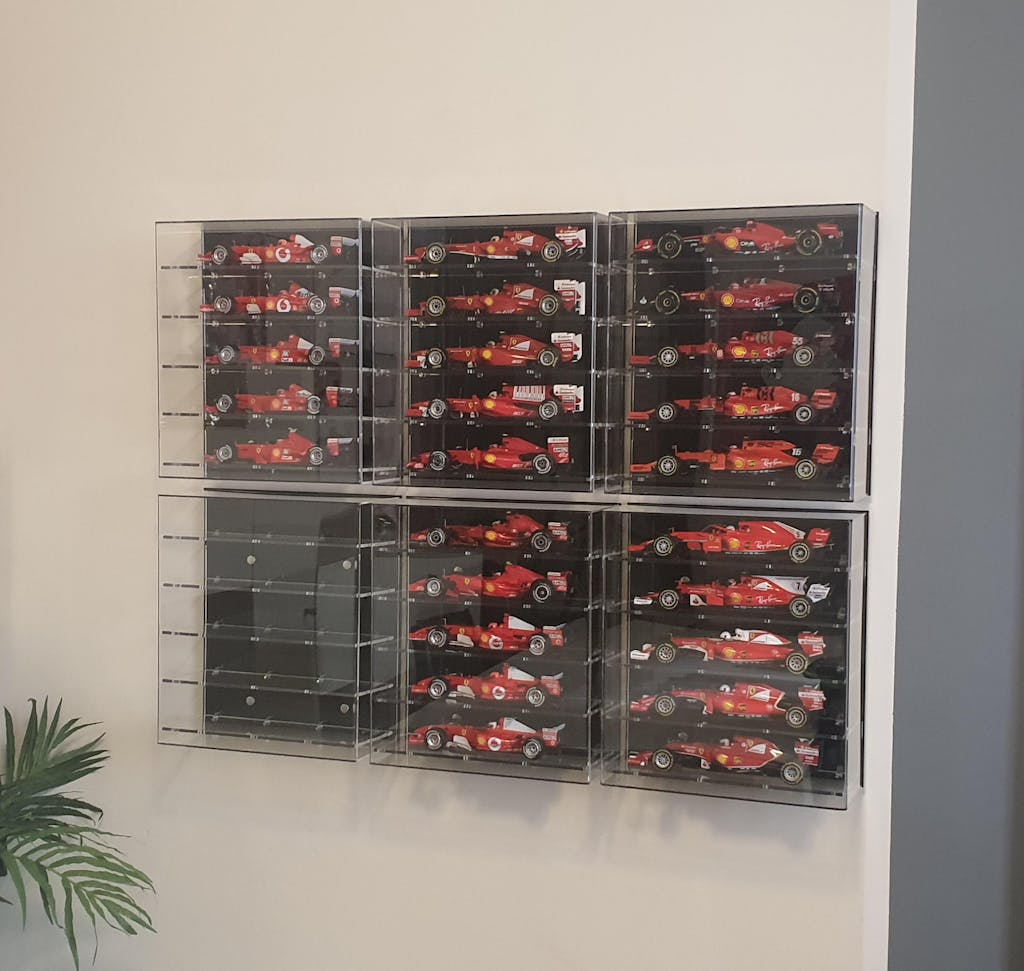 1:18 Scale F1 Model Car Wall Display Case for 5 F1 models