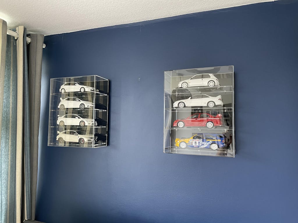 Acrylic Wall Display Case for Four 1:18 Scale Model Formula One Cars ...