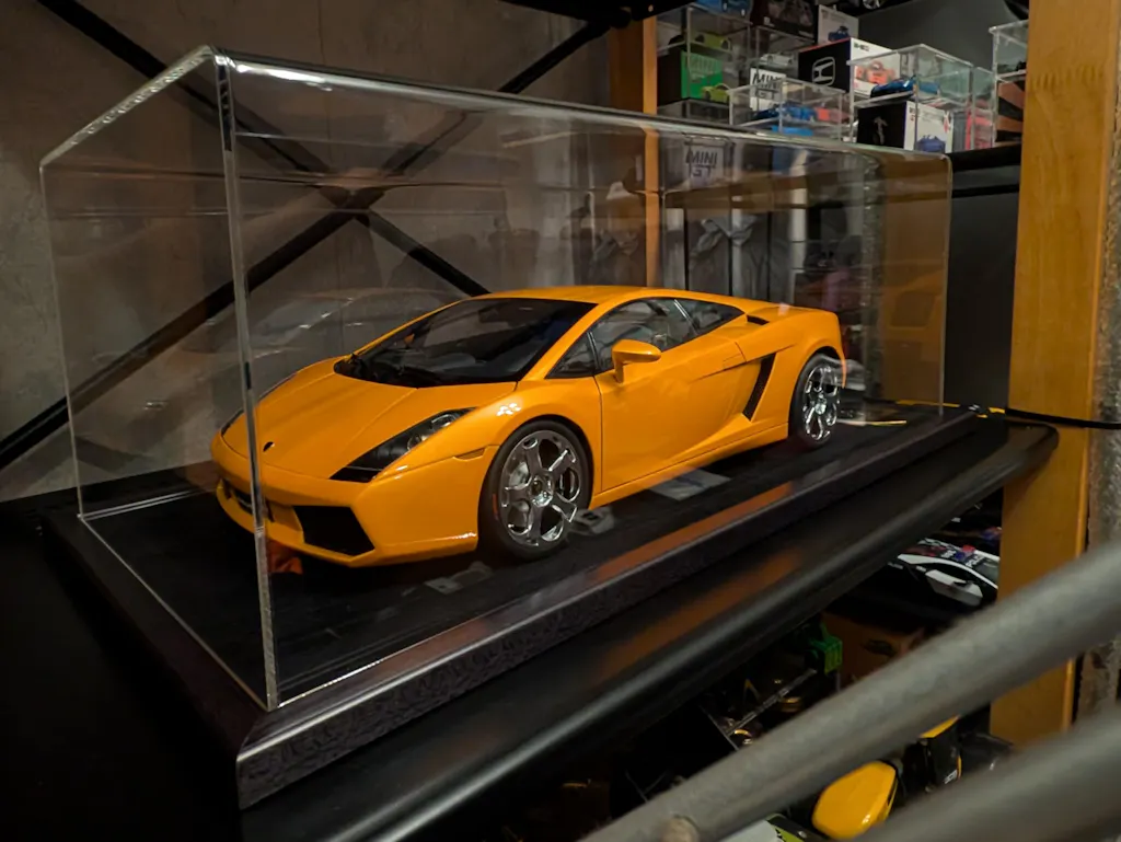 1:12 Scale Model Car Display Case including a Wooden Base (Choice of ...