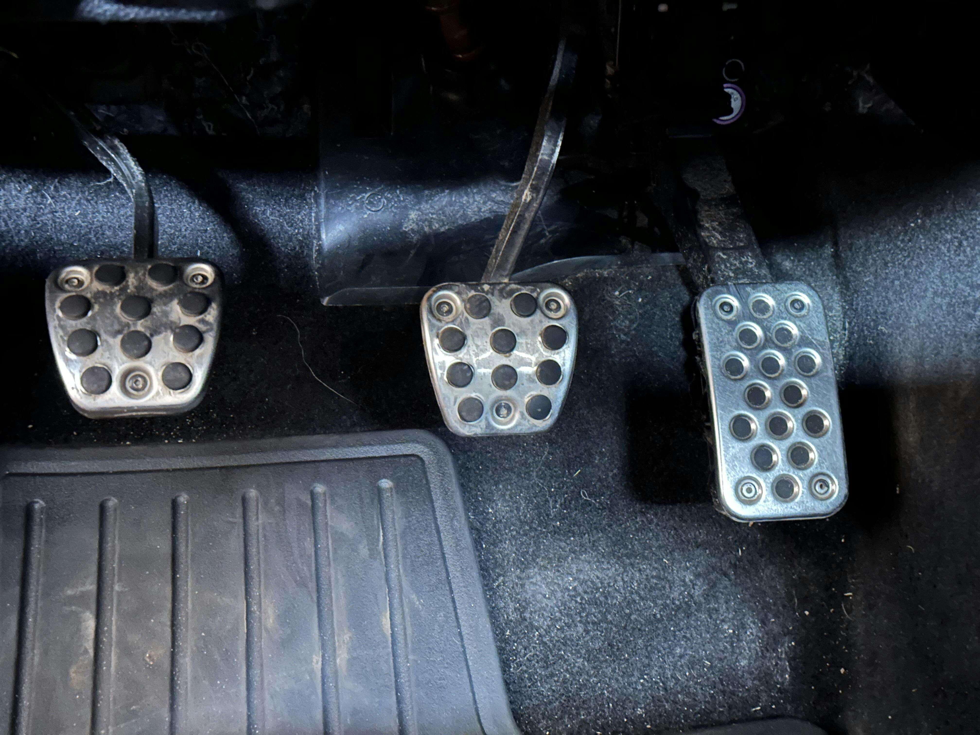 Throttle Pedal Spacer for the Left-Hand-Drive Vehicles – ACUITY Instruments