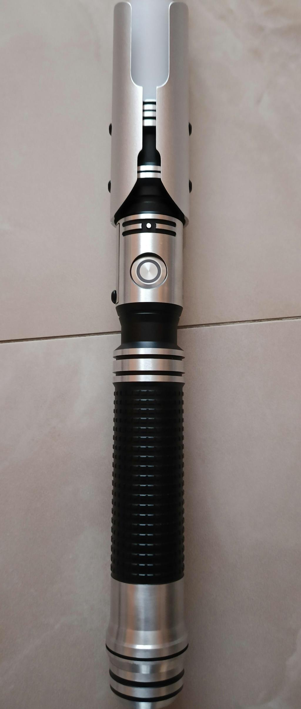 Senza Neo — Lightsaber Sabertrio — Adegan's Armory