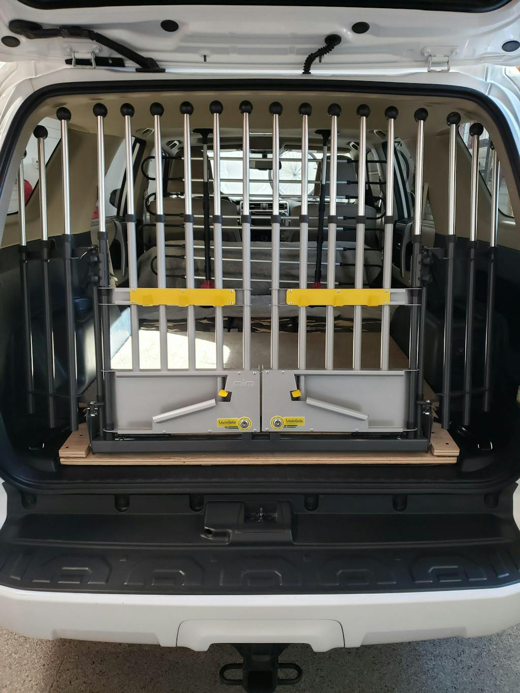 Variogate Double - Crash Tested Cargo Barrier for SUVs – AdeoPets