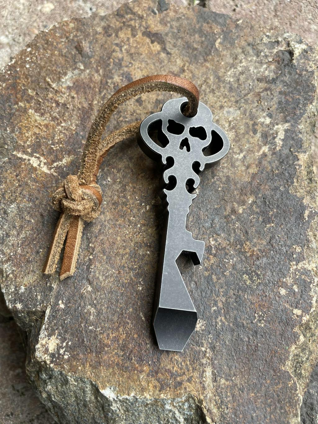 Chaves Skull Key Tool | Chaves Ultramar Pry Bar Tool Australia ...