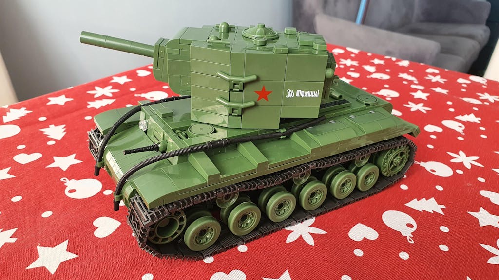 QUANGUAN Military 100239 KV-2 Heavy Tank-Afobrick