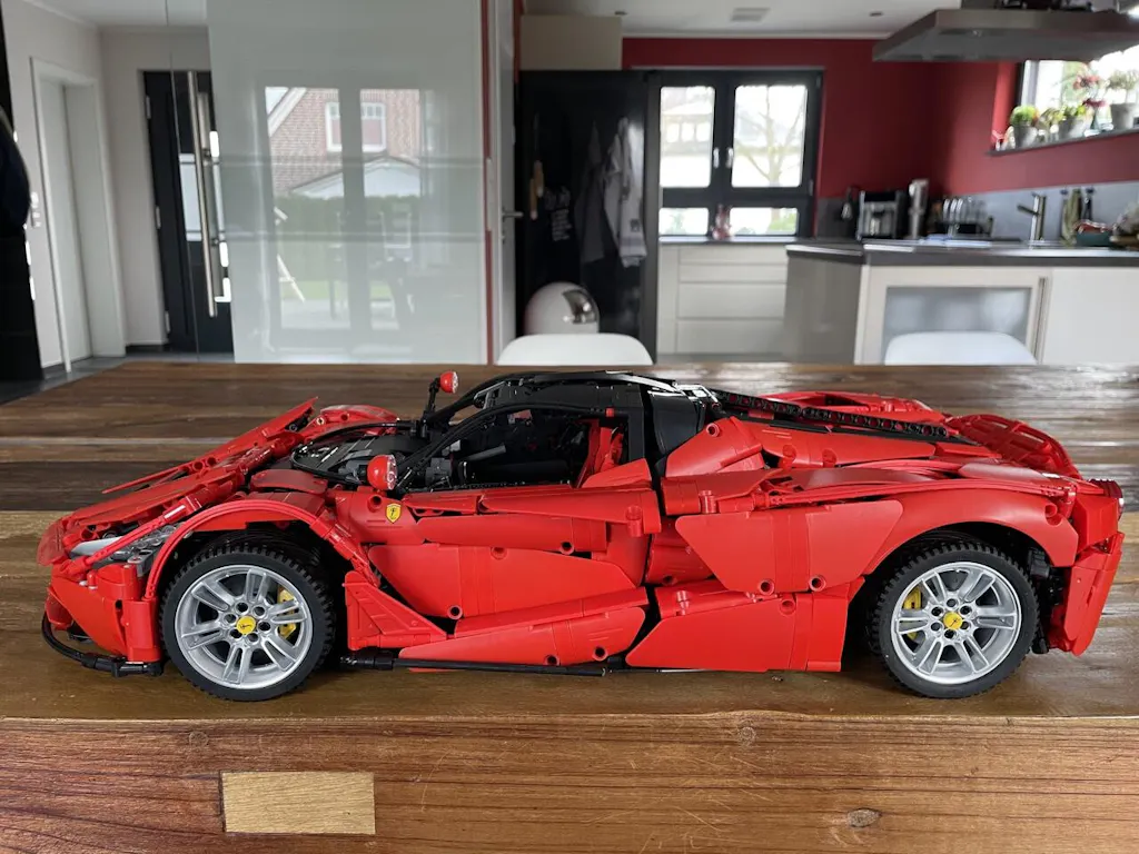CaDA C61505 Ferrari Laferrari-AFOBRICK