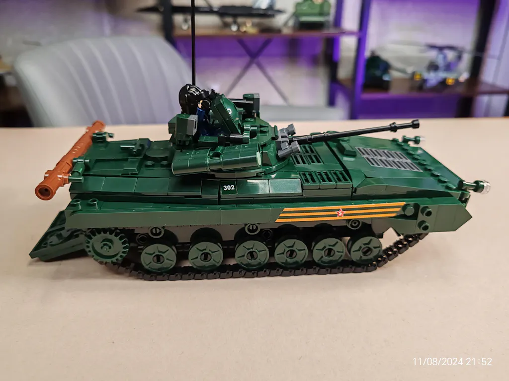 Sluban BMP-2MS Tank-Afobrick