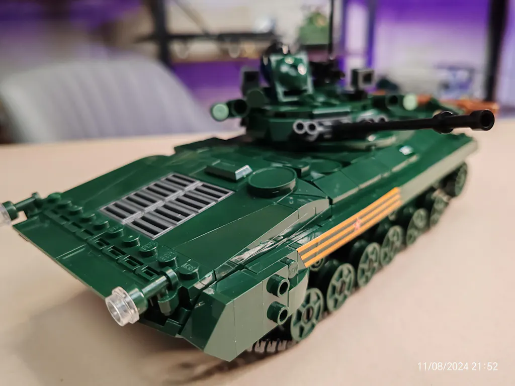 Sluban BMP-2MS Tank-Afobrick
