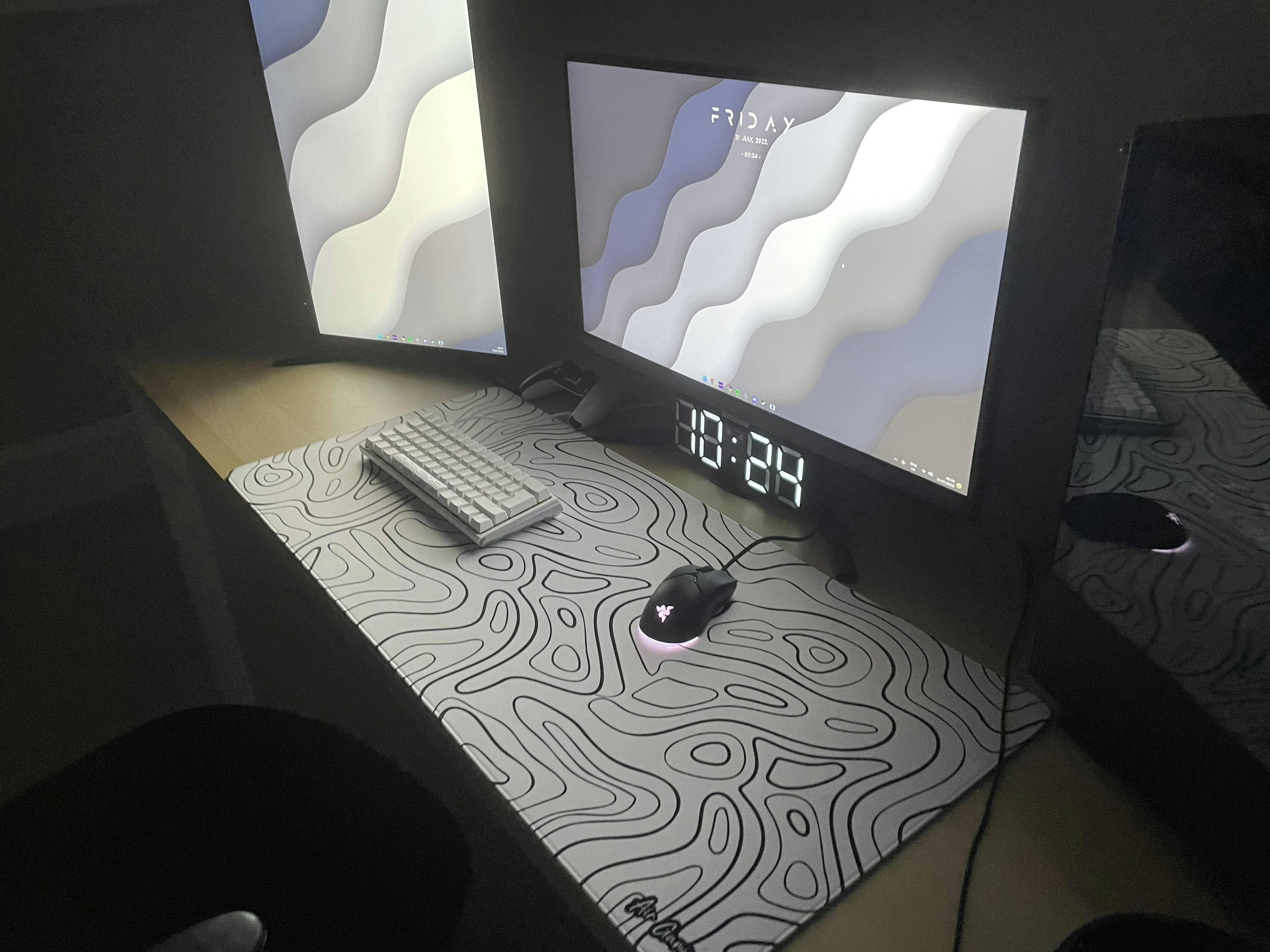 Air Gaming™ White Topo Mouse Pad