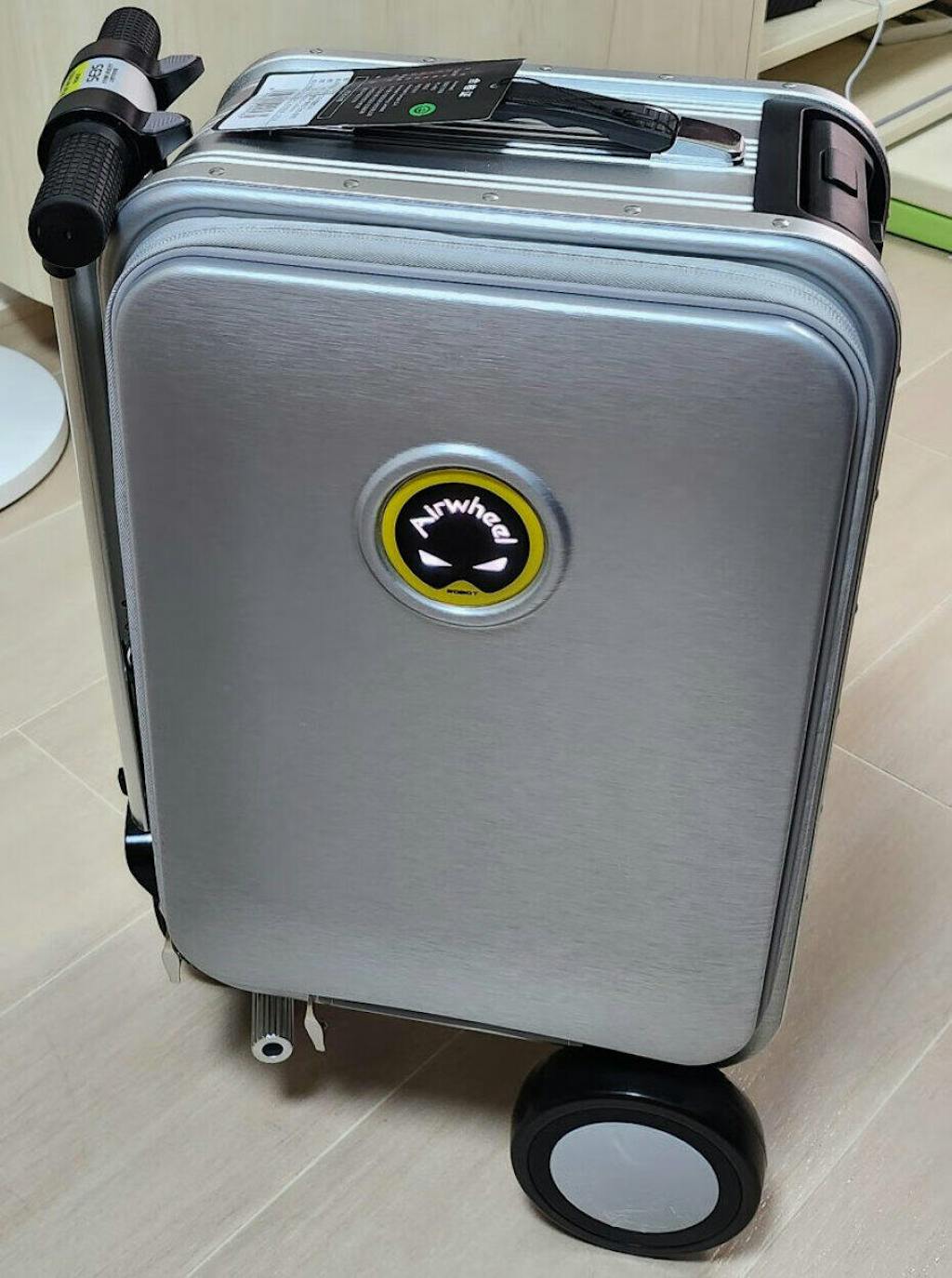 Airwheel SE3S-The Revolutionary Smart Riding Luggage--20 inch – Airwheelluggage Store