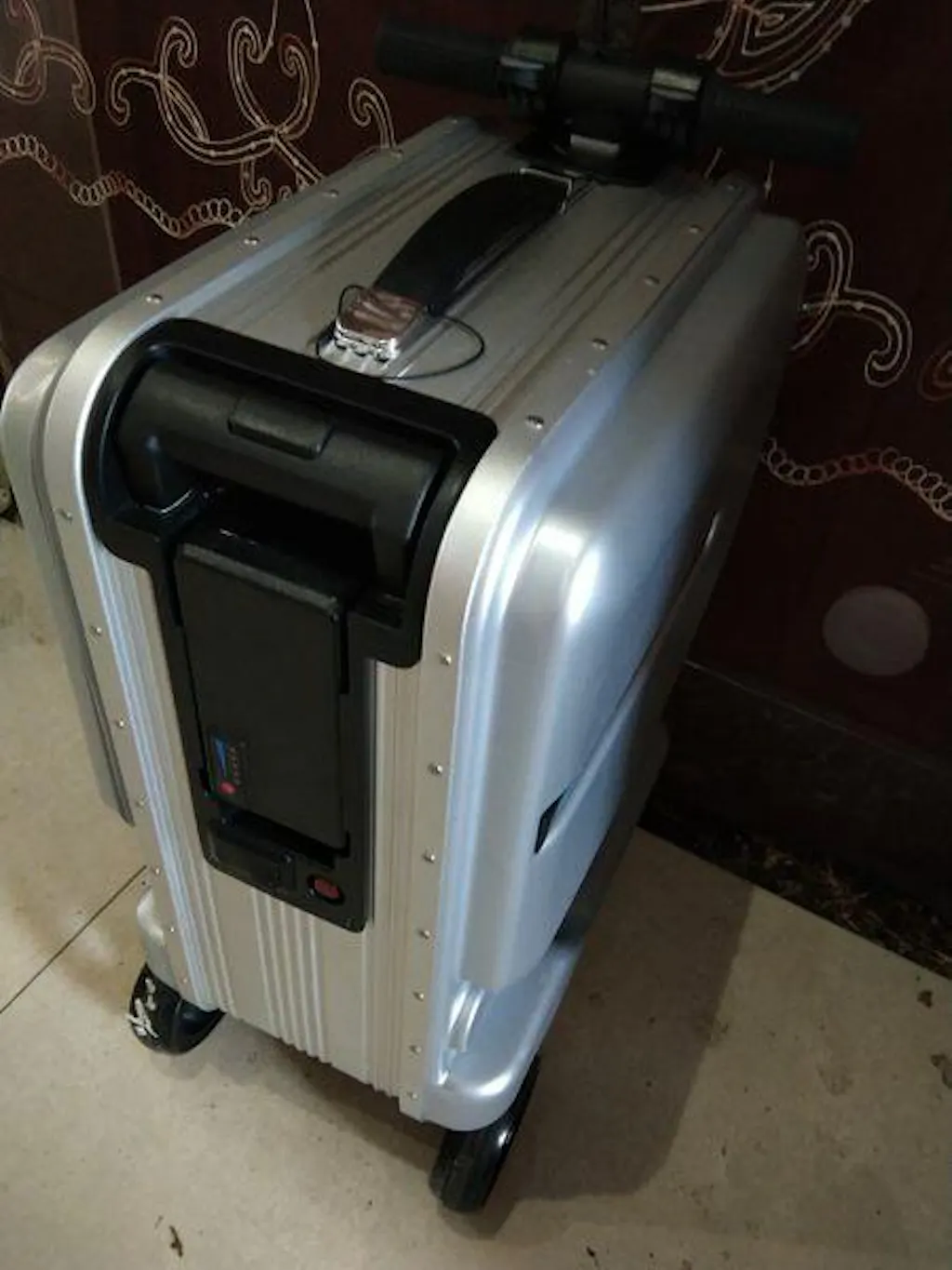 Airwheel SE3 mini T-The Smart Rideable Luggage for Modern Travelers--2 ...