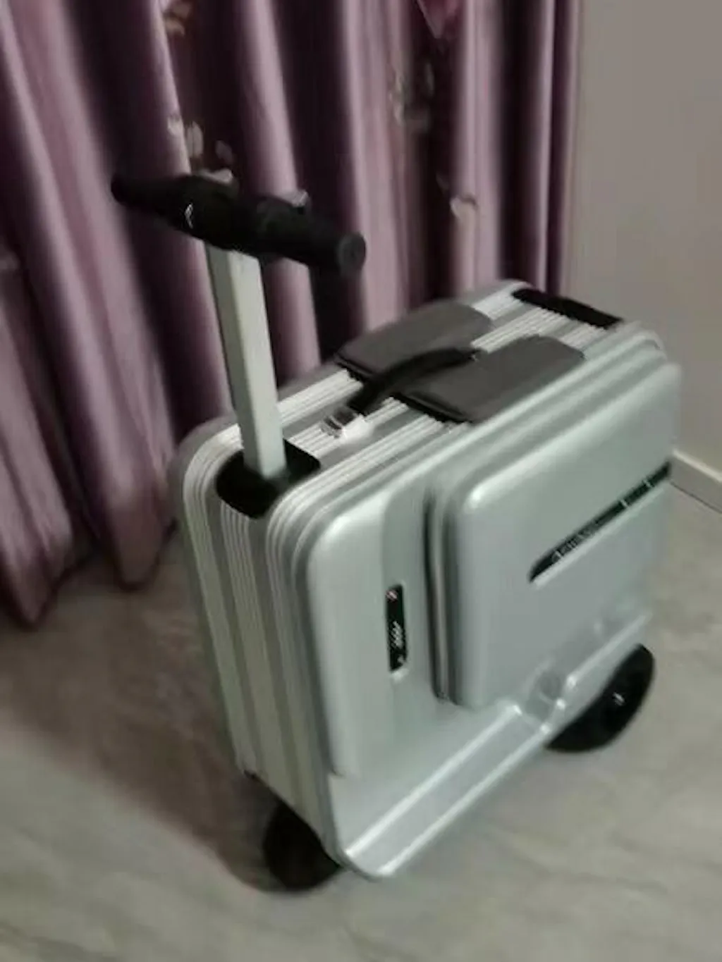 Airwheel SE3T- The Perfect Combination of Luggage and Electric Scooter ...
