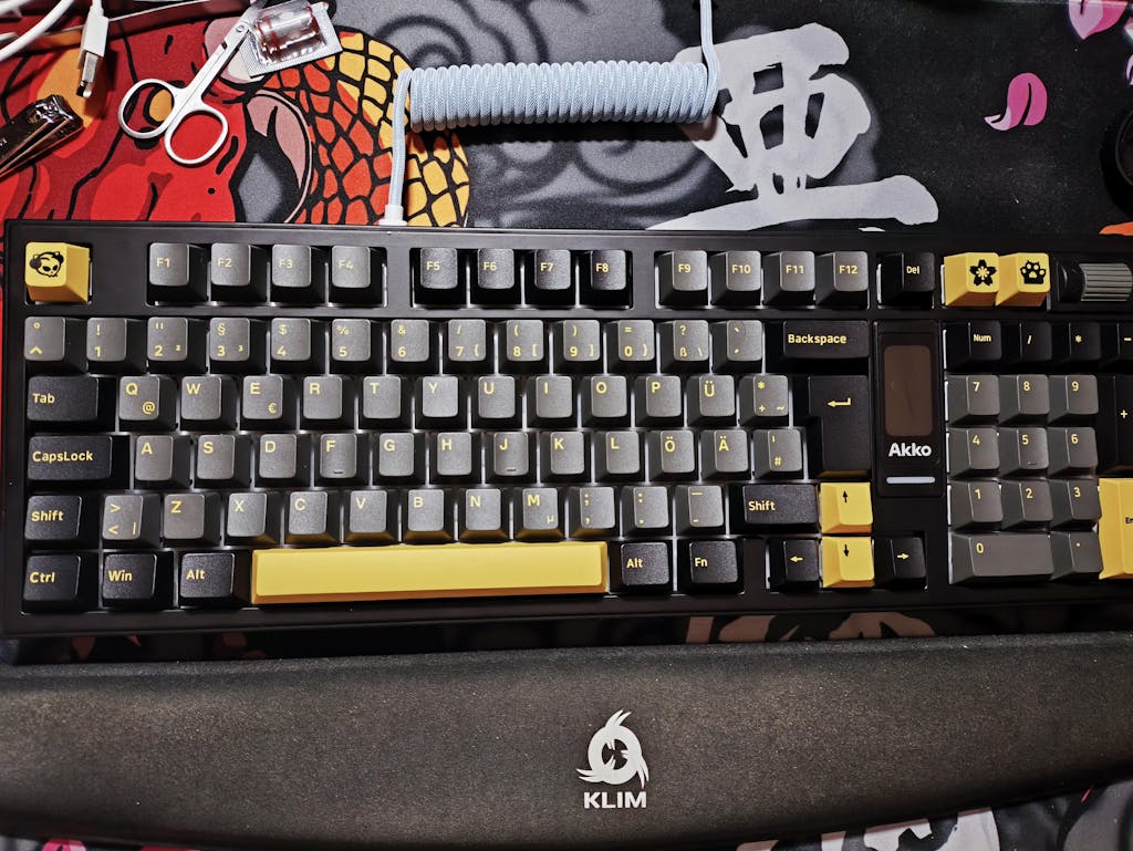 5098B Mechanical Keyboard with Screen- AKKO Germany