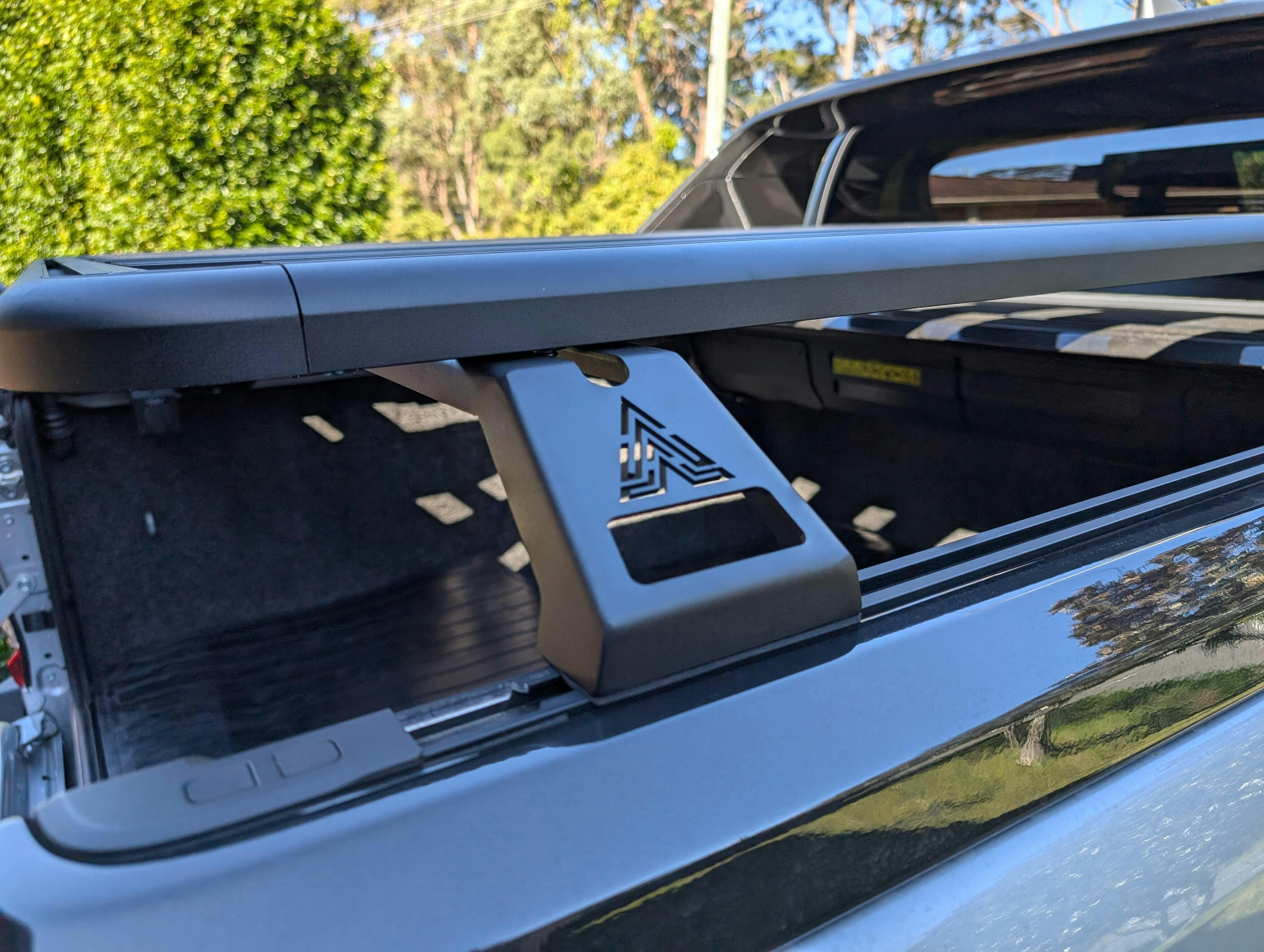 Toyota Hilux Rogue Tub Rack Platform – Akuma 4x4