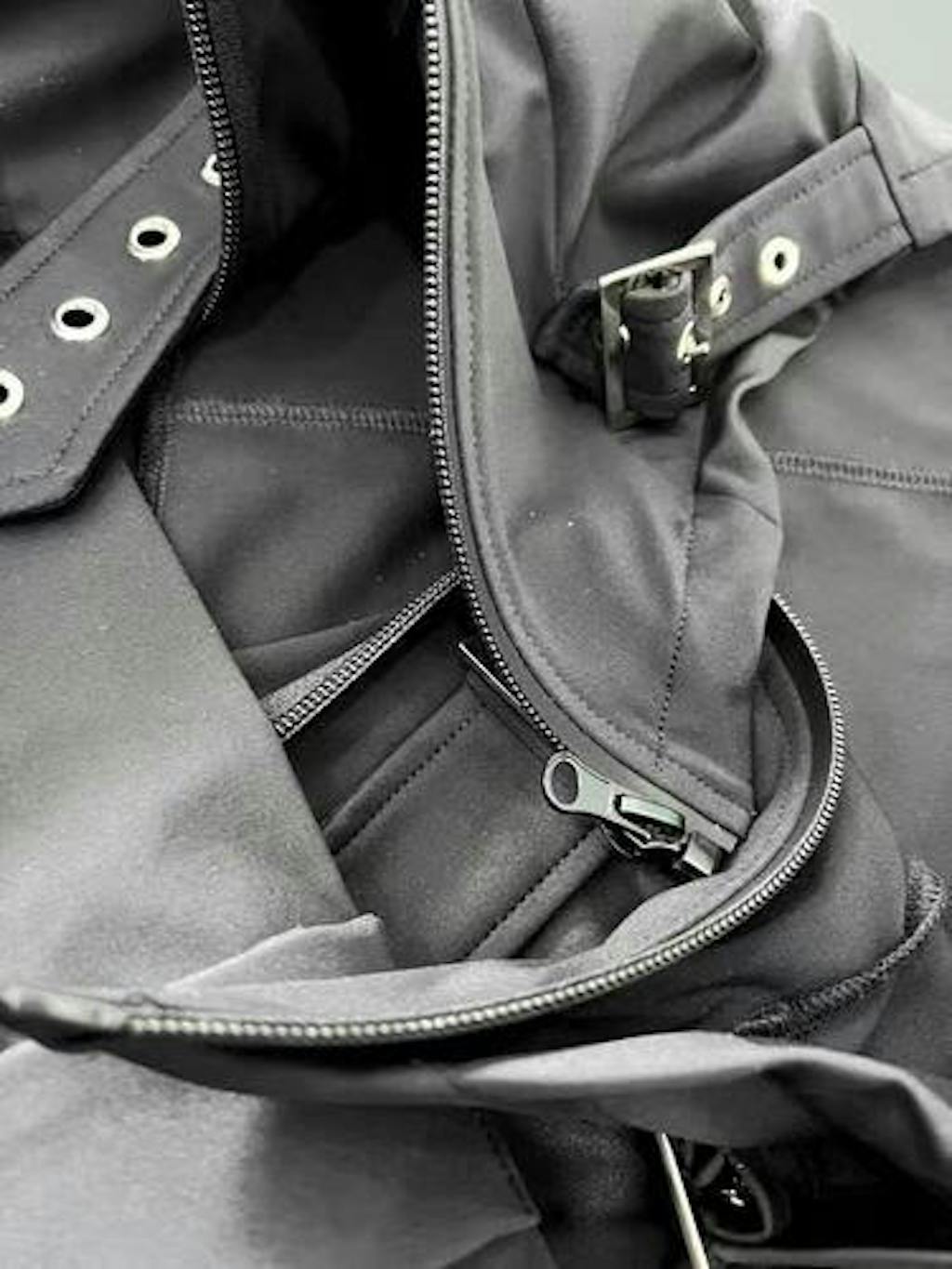 Alielnosirrah - 'Mission X' Tech Wear Buckle Zip Up Top – AlielNosirrah