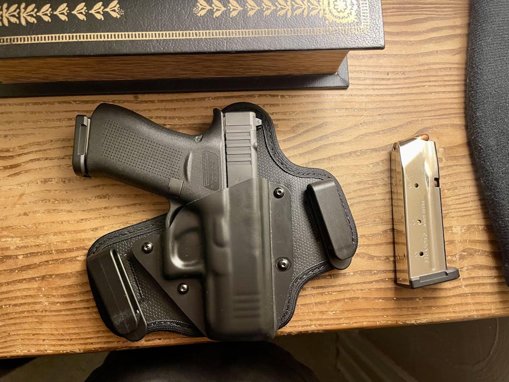 Taurus Low-Pro IWB Holster – Minimalist Design for Everyday Carry