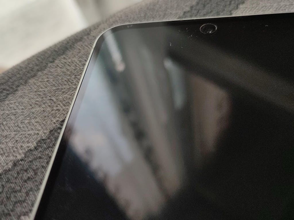 Alien Surface - Folii Premium pentru Telefoane și Gadget-uri