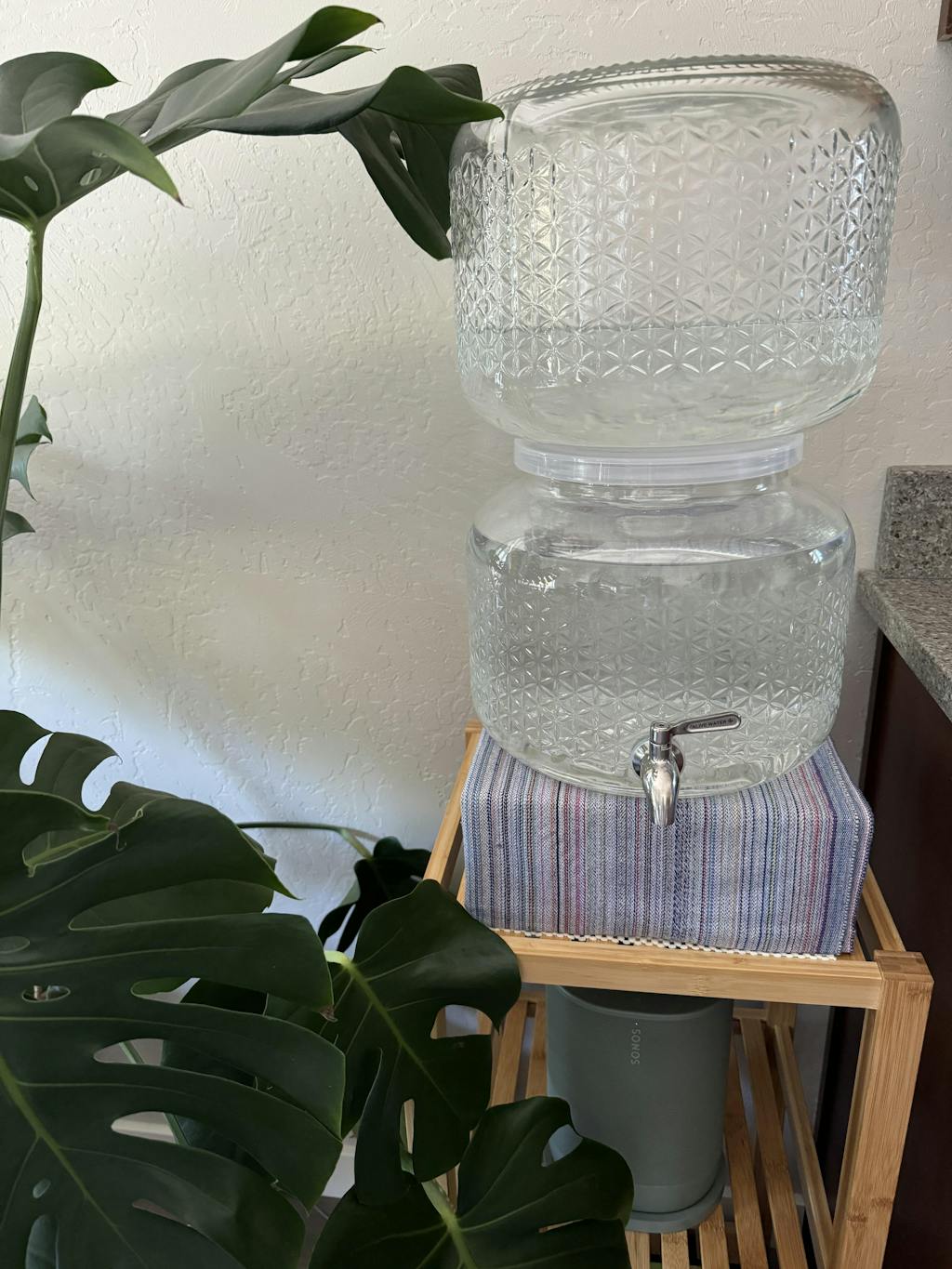 2.5 Gallon Jug & Dispenser Combo – Alive Water