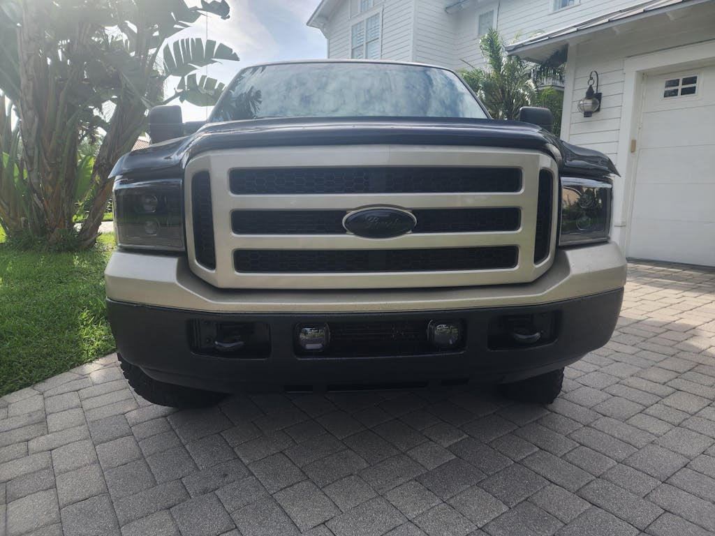 05-07 Ford Super Duty/Excursion LUXX-Series LED Projector Headlights ...