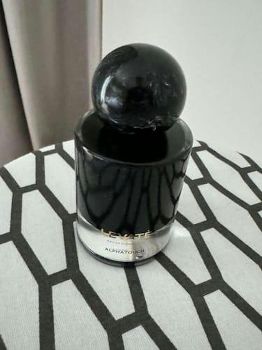 LEVATÈ | Pheromone-Infused Cologne – AlphaTouch