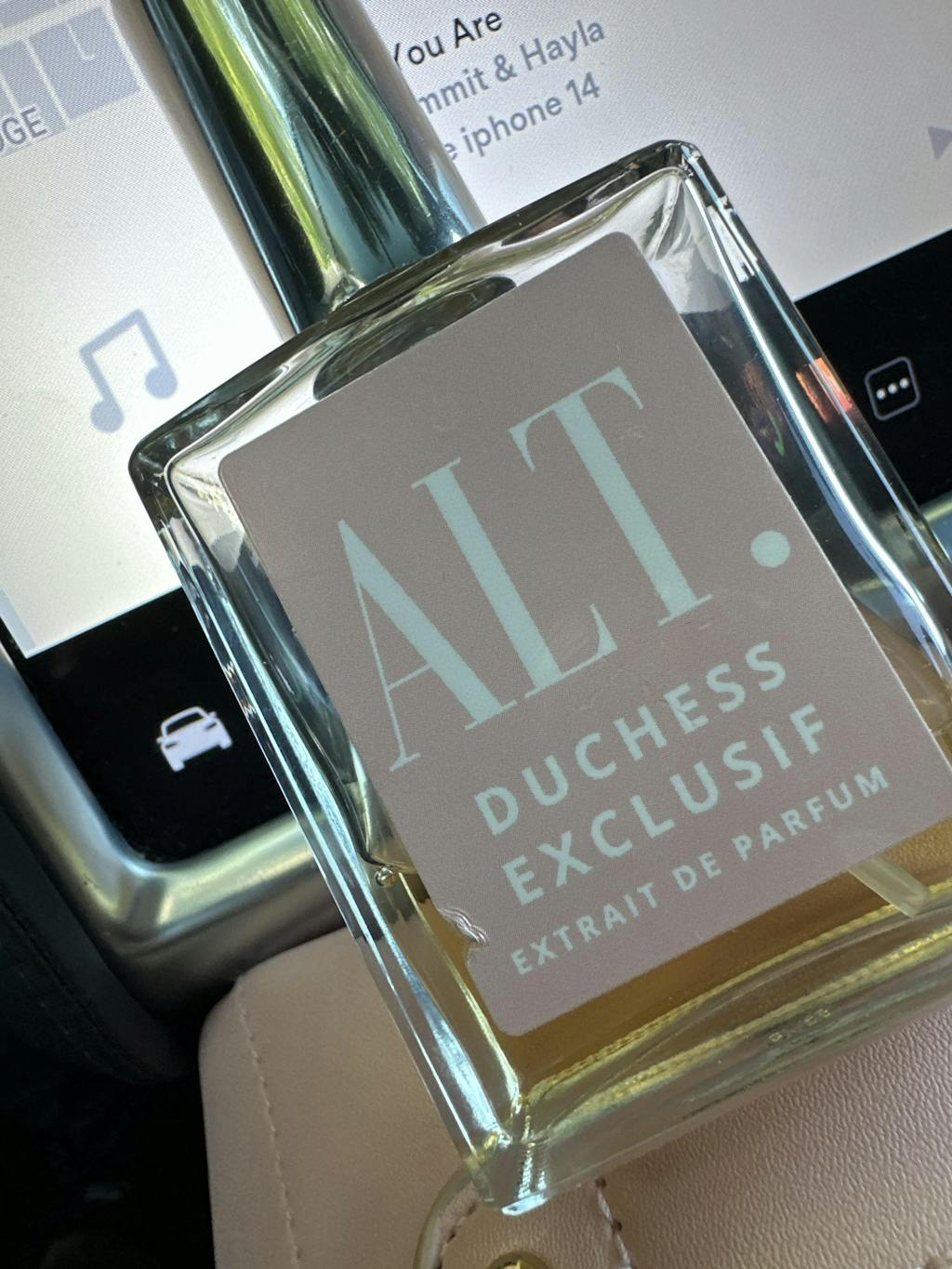Duchess Exclusif | Inspired by Delina Exclusif – ALT. Fragrances