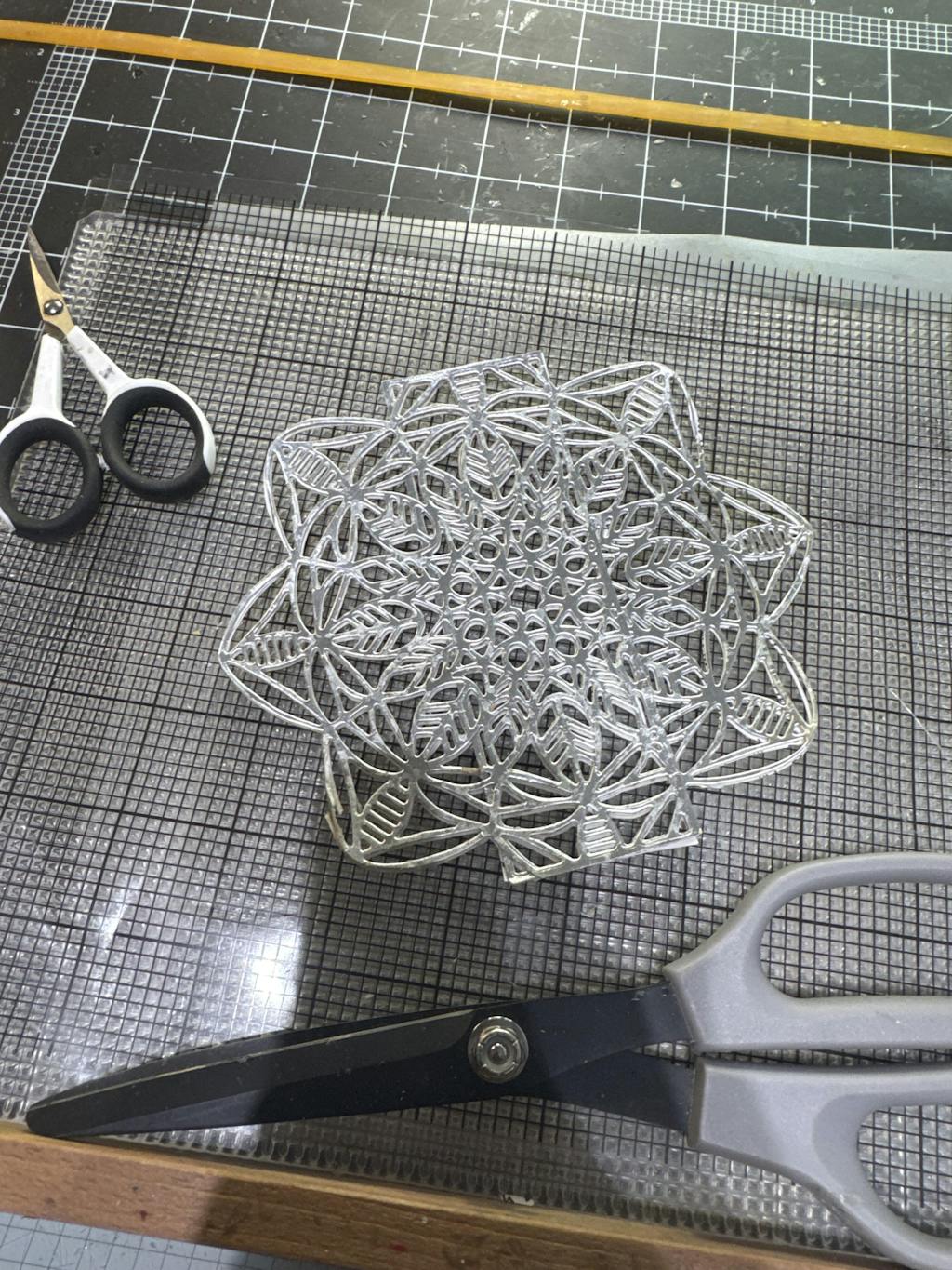 Altenew 9"x12" Ultra Sticky Mat: Grid