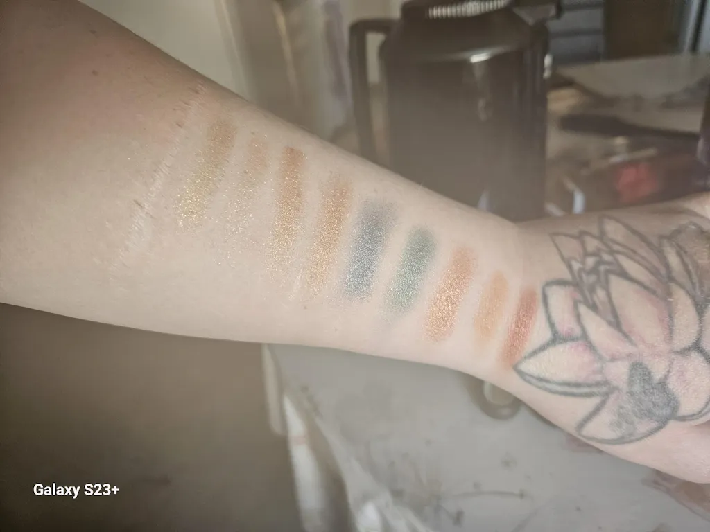 Artemis 28 Color Eyeshadow Collection