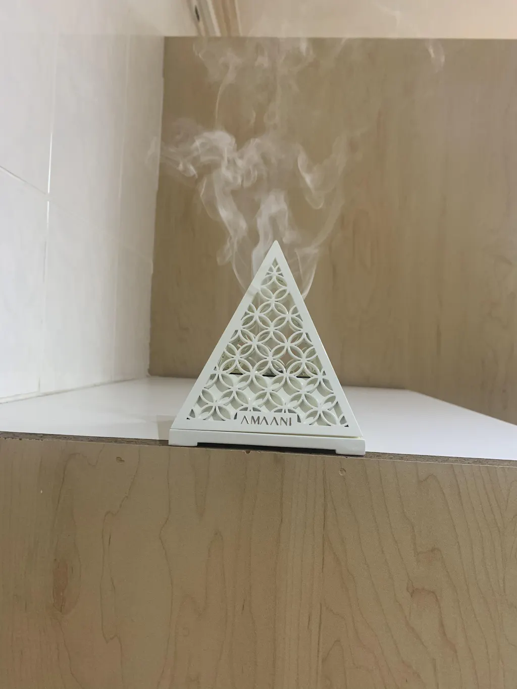 Amaani Pyramid Bakhoor Burner - Amaani