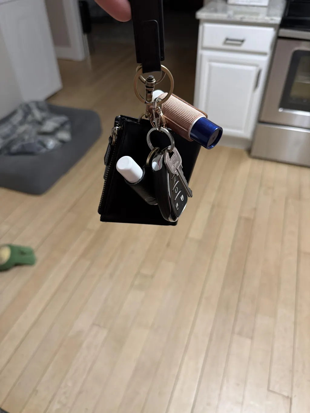 The Chapstick Holder – Andar
