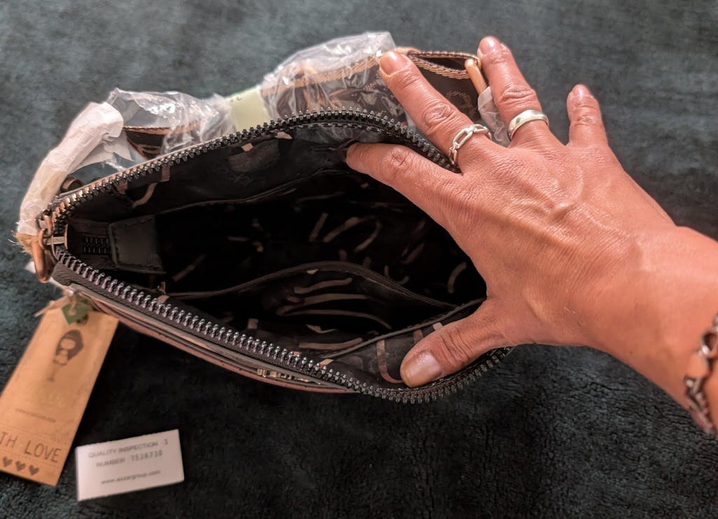 Dreamverse 3-compartment crossbody bag