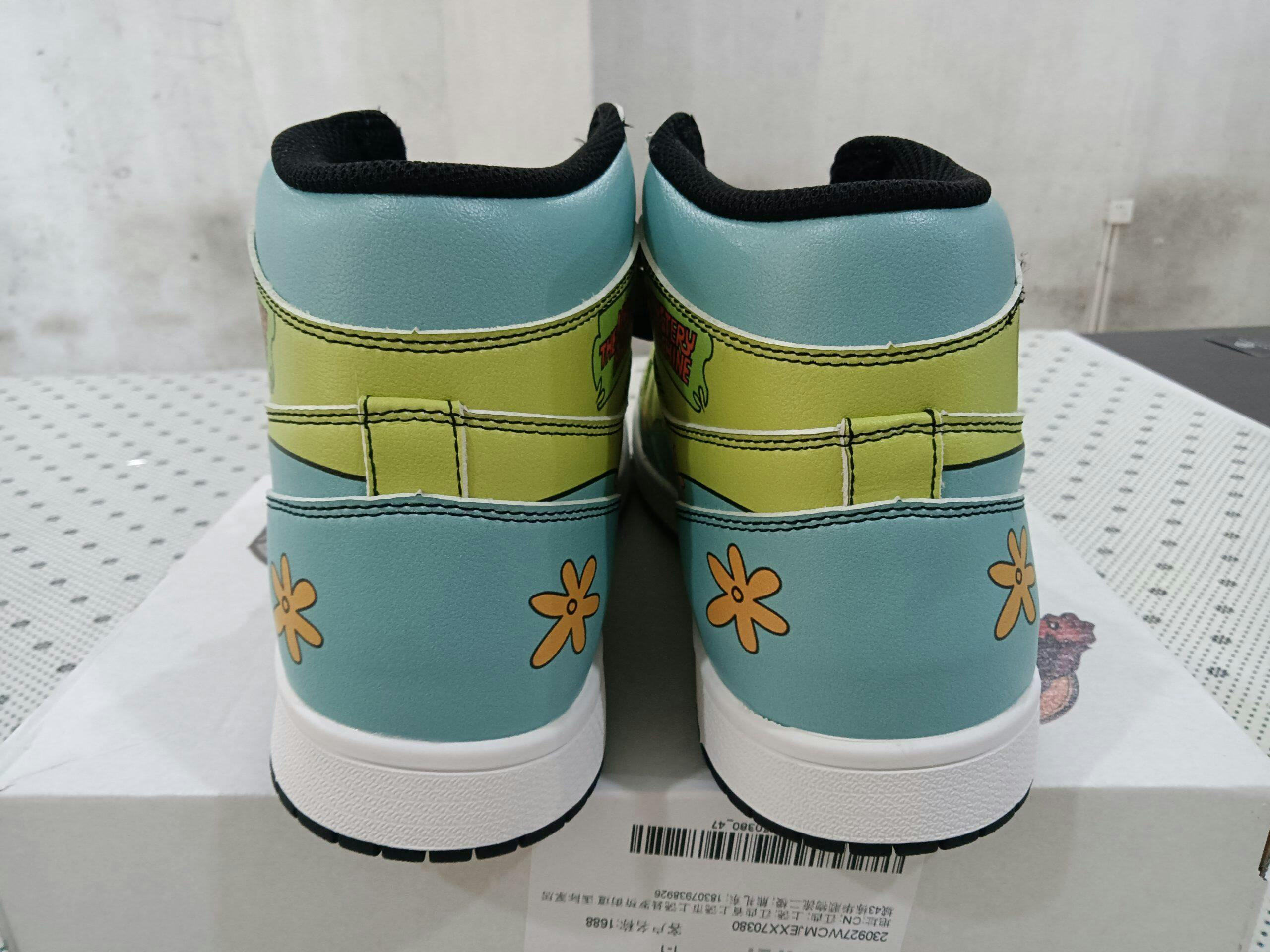 The Mystery Machine Scooby Doo Mid 1 Basketball Shoes - AnimeBape