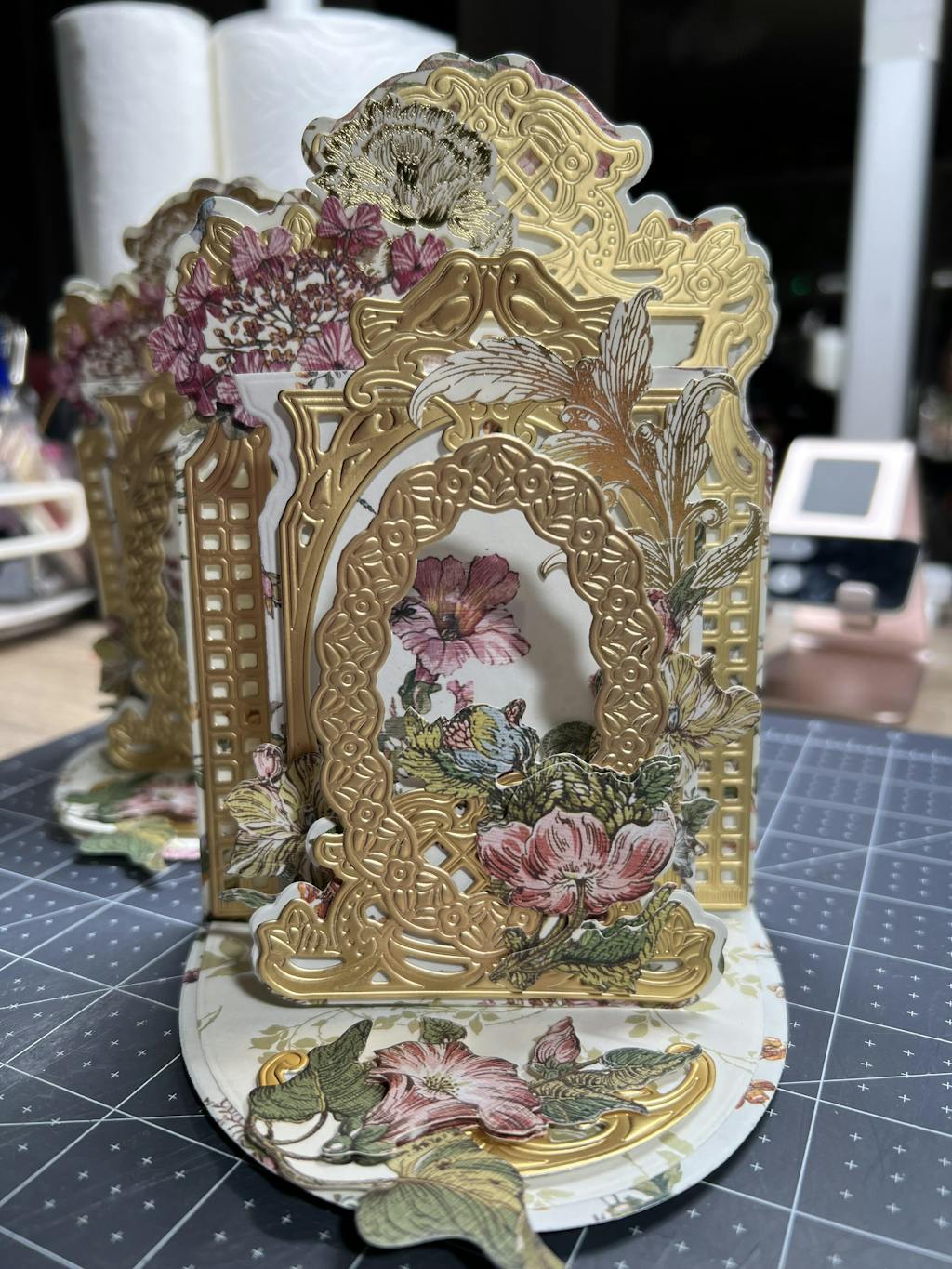 Interactive Pulley Dies – Anna Griffin Inc.