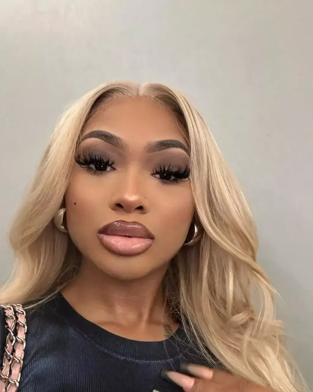 Blonde Highlights Light Color P10/613 Blowout In Wavy 13x4 Lace Front ...