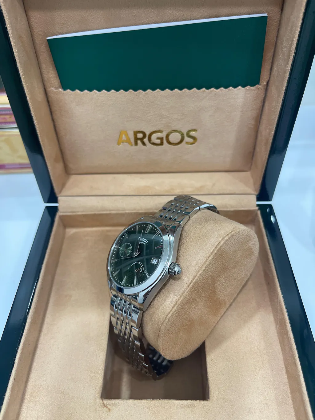 Discover the collection of premium mechanical watches by Argos.