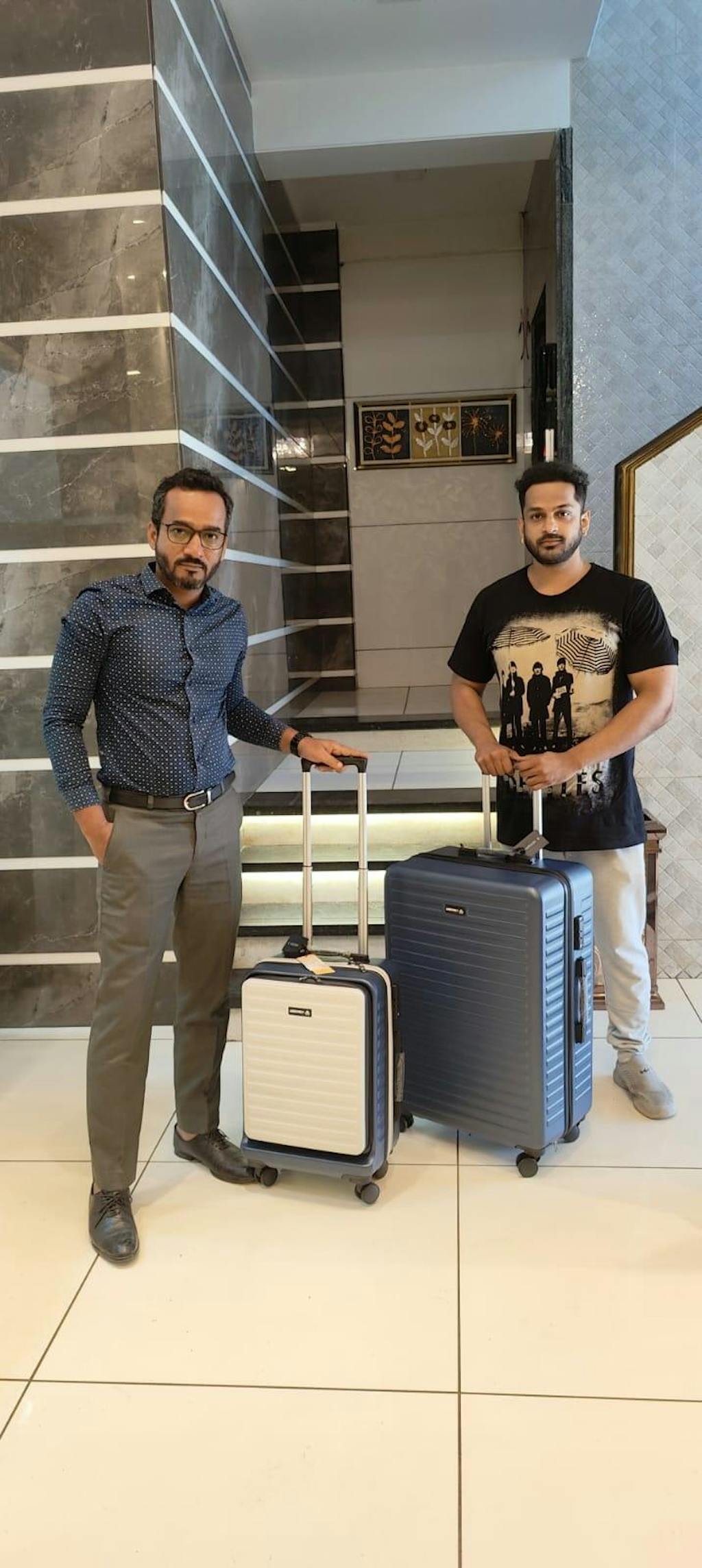 Stark | Hardside Luggage Combo Set Grey - (20"+24") – Assembly