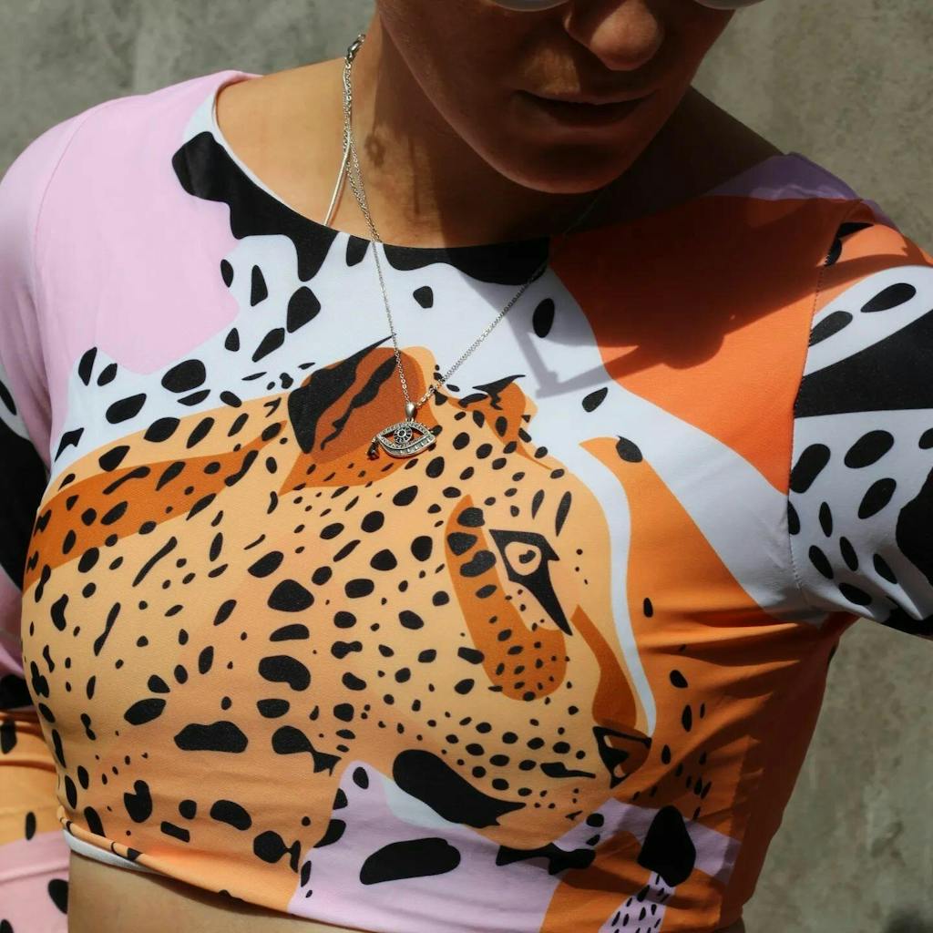 Women's Leopard Cropped Split Two Pieces UPF50+ Rash Guard | Attraco